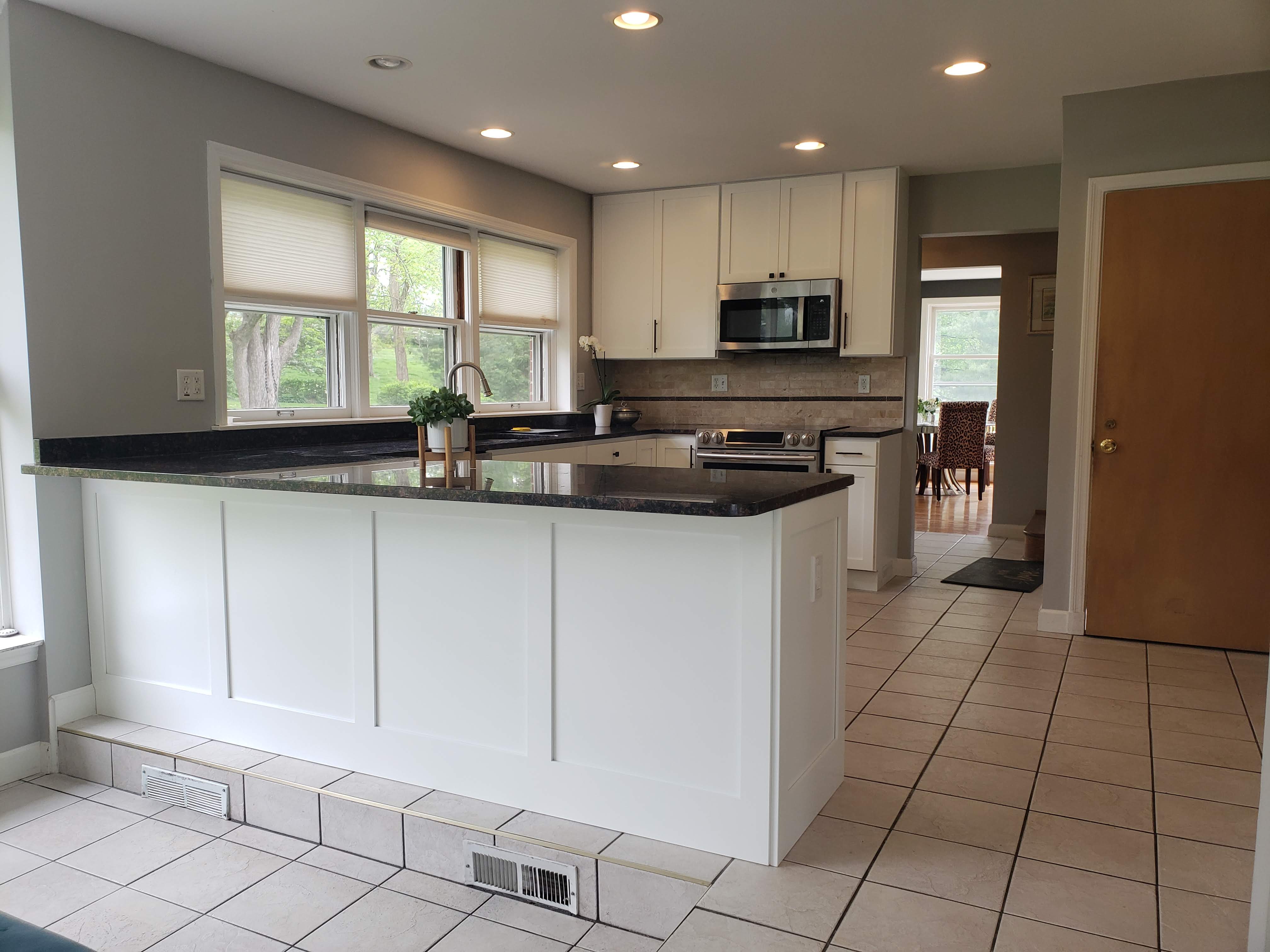 Square Shaker w/Slab Drawer, Arctic White, Black Hardware - Webster ...