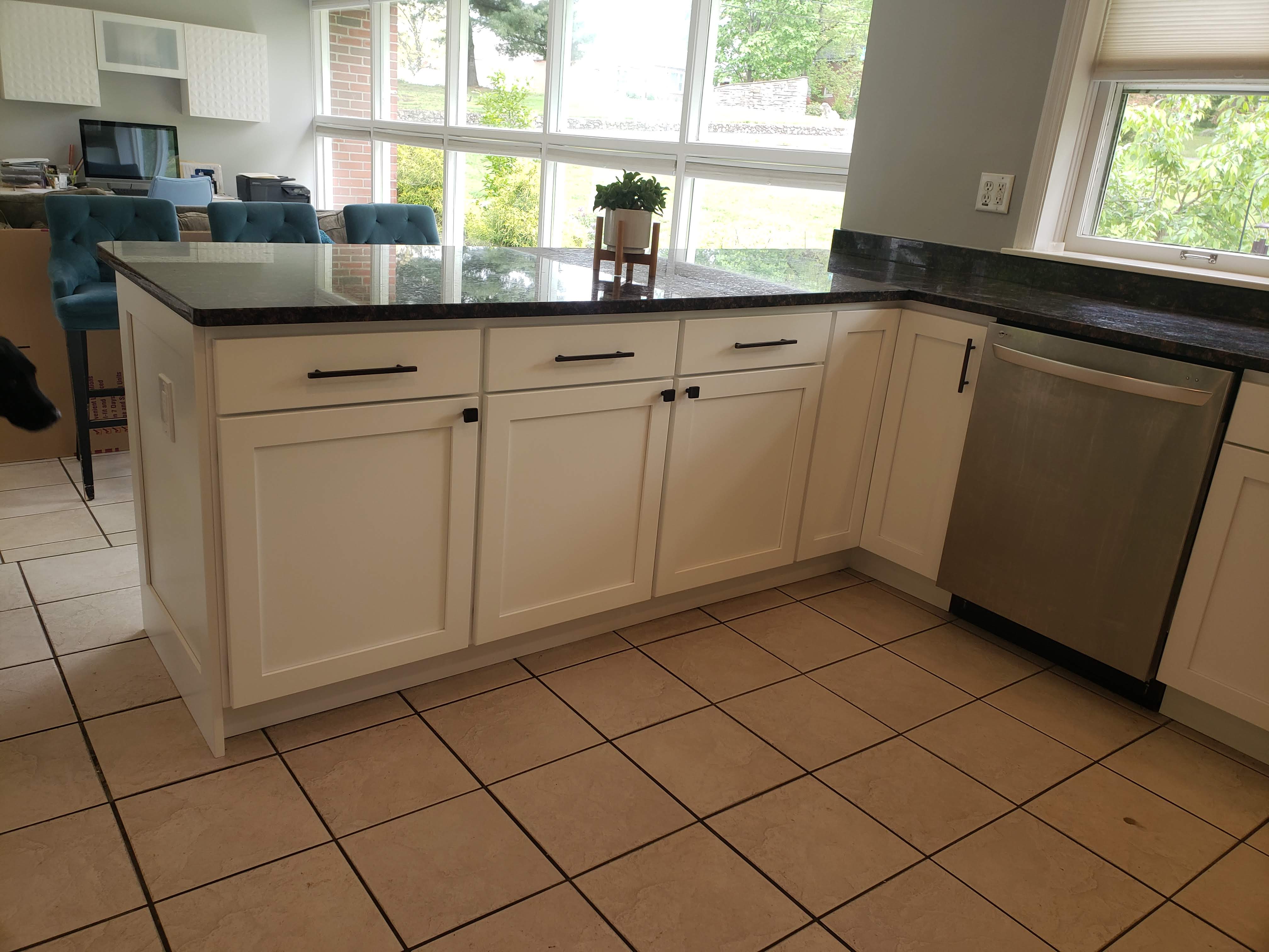 Square Shaker w/Slab Drawer, Arctic White, Black Hardware - Webster ...