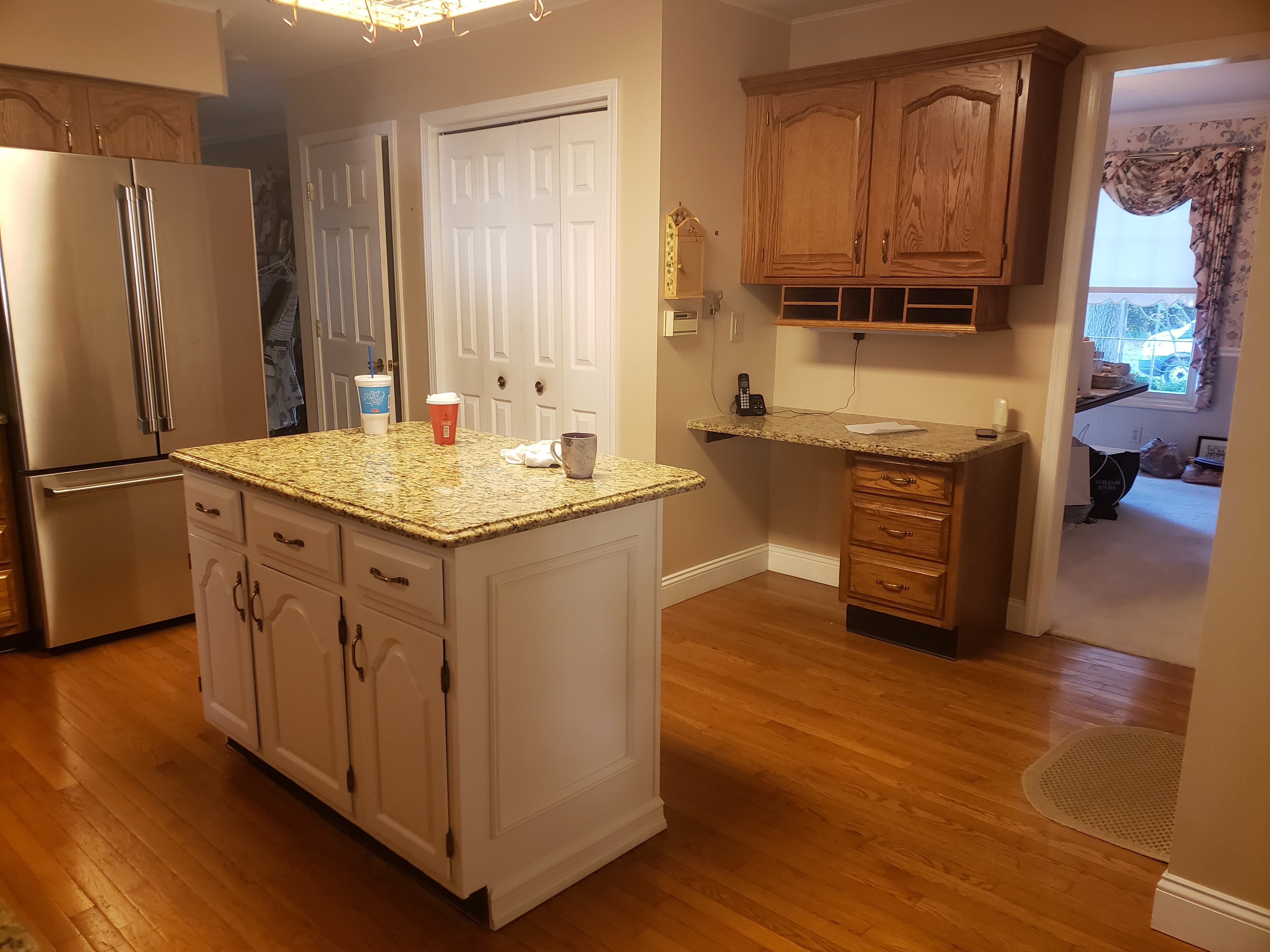 Slant Raised Panel w/ Elite H-2 Frame in Crystal, Cove Molding, B11 ...