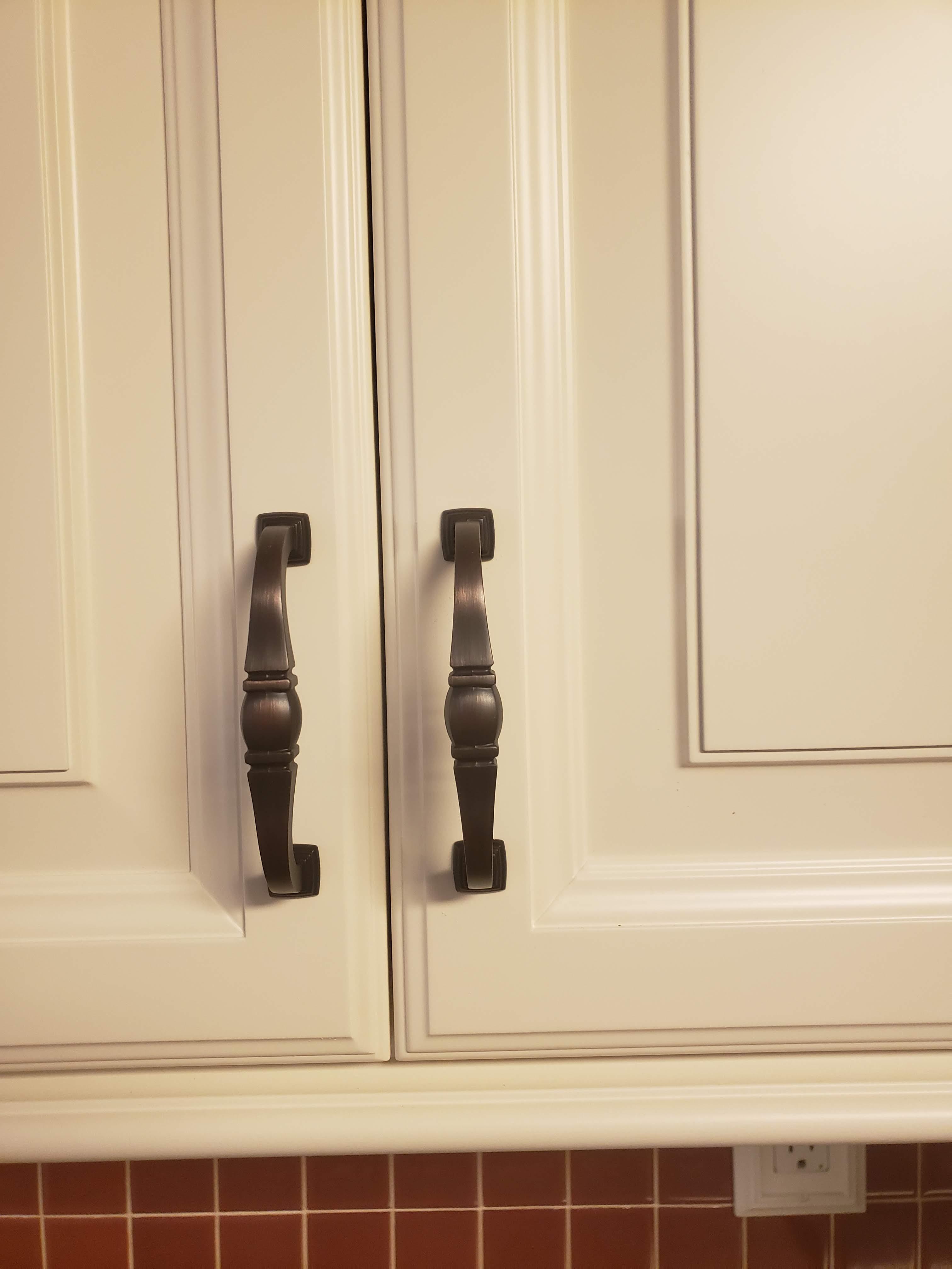 Slant Raised Panel w/ Elite H-2 Frame in Crystal, Cove Molding, B11 ...