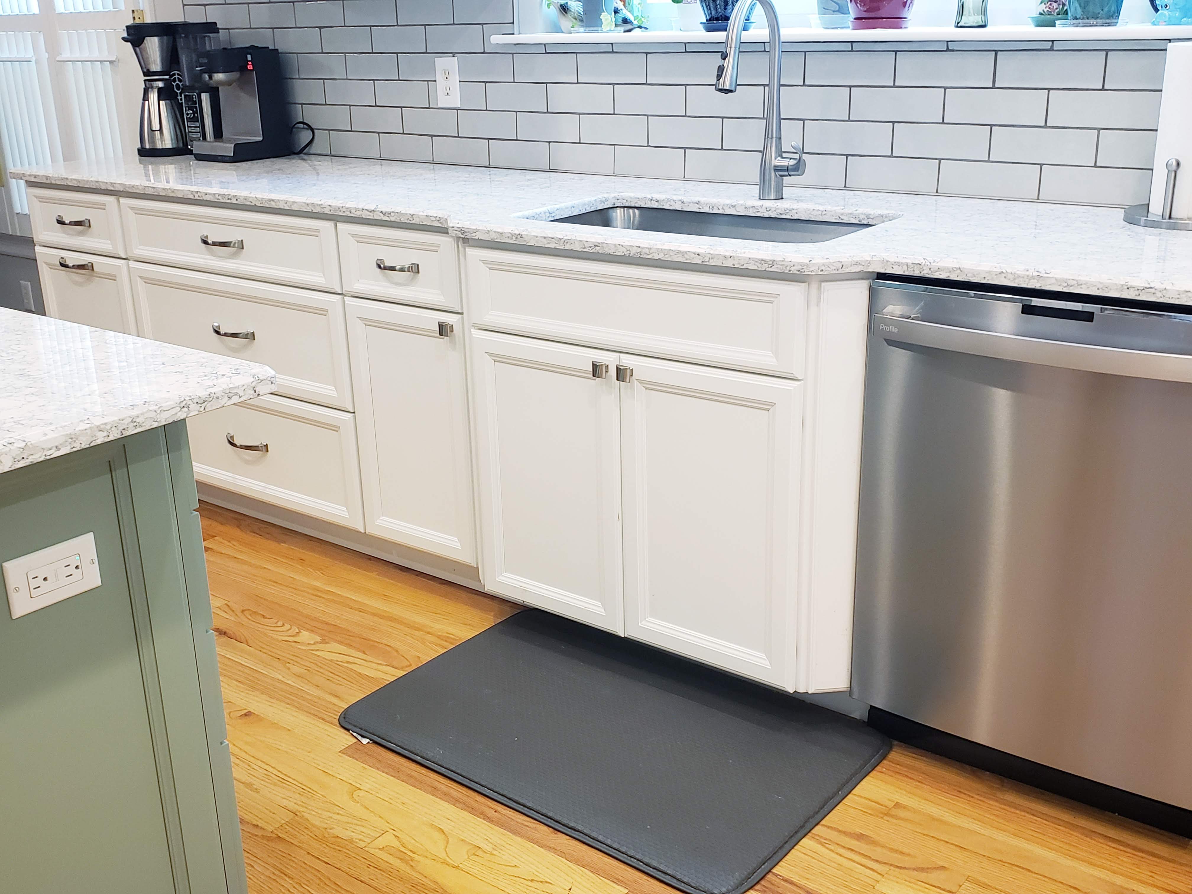 Elite Recessed Panel in Arctic White & Acacia Haze, Stacked Crown ...