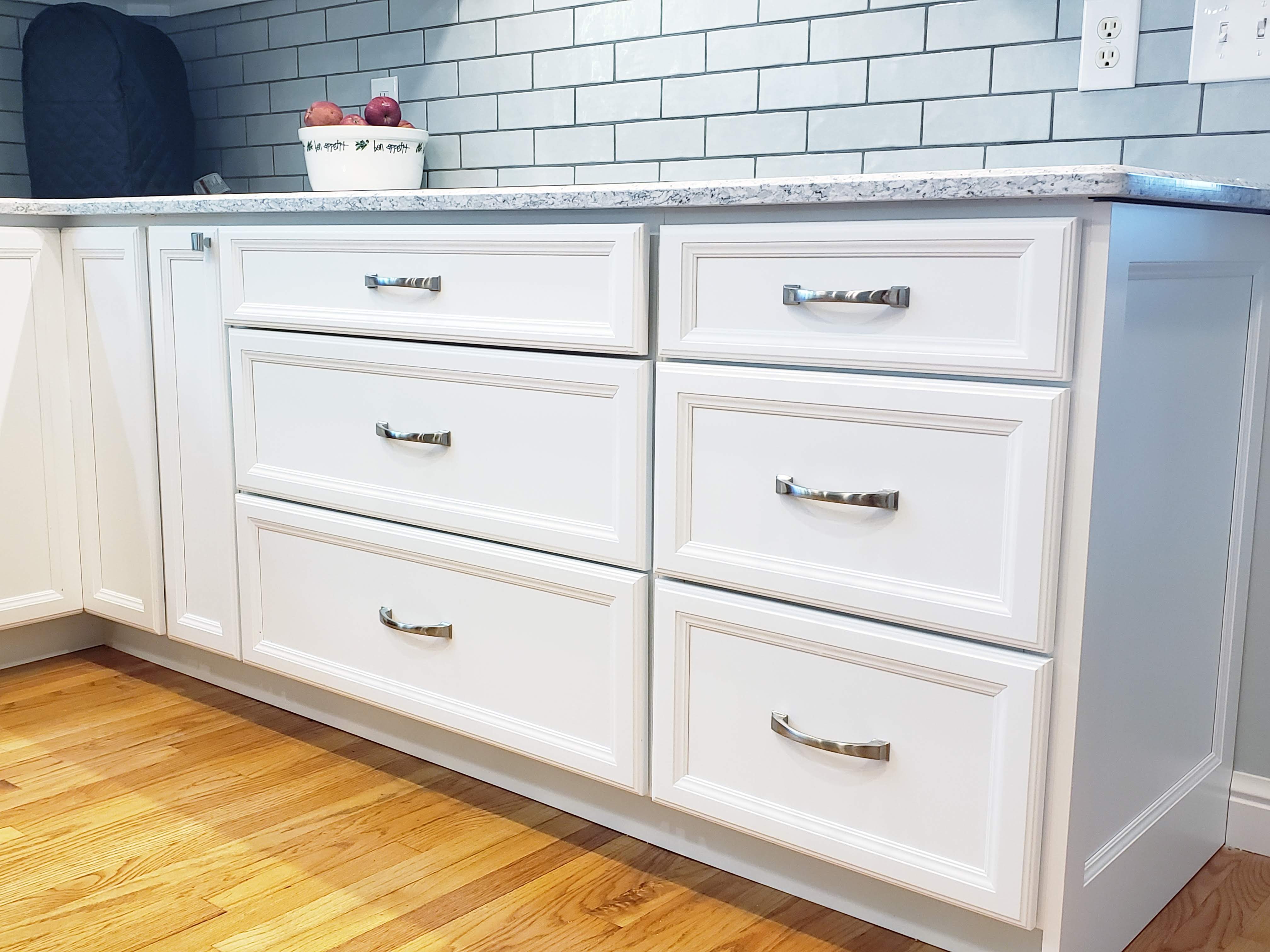 Elite Recessed Panel in Arctic White & Acacia Haze, Stacked Crown ...