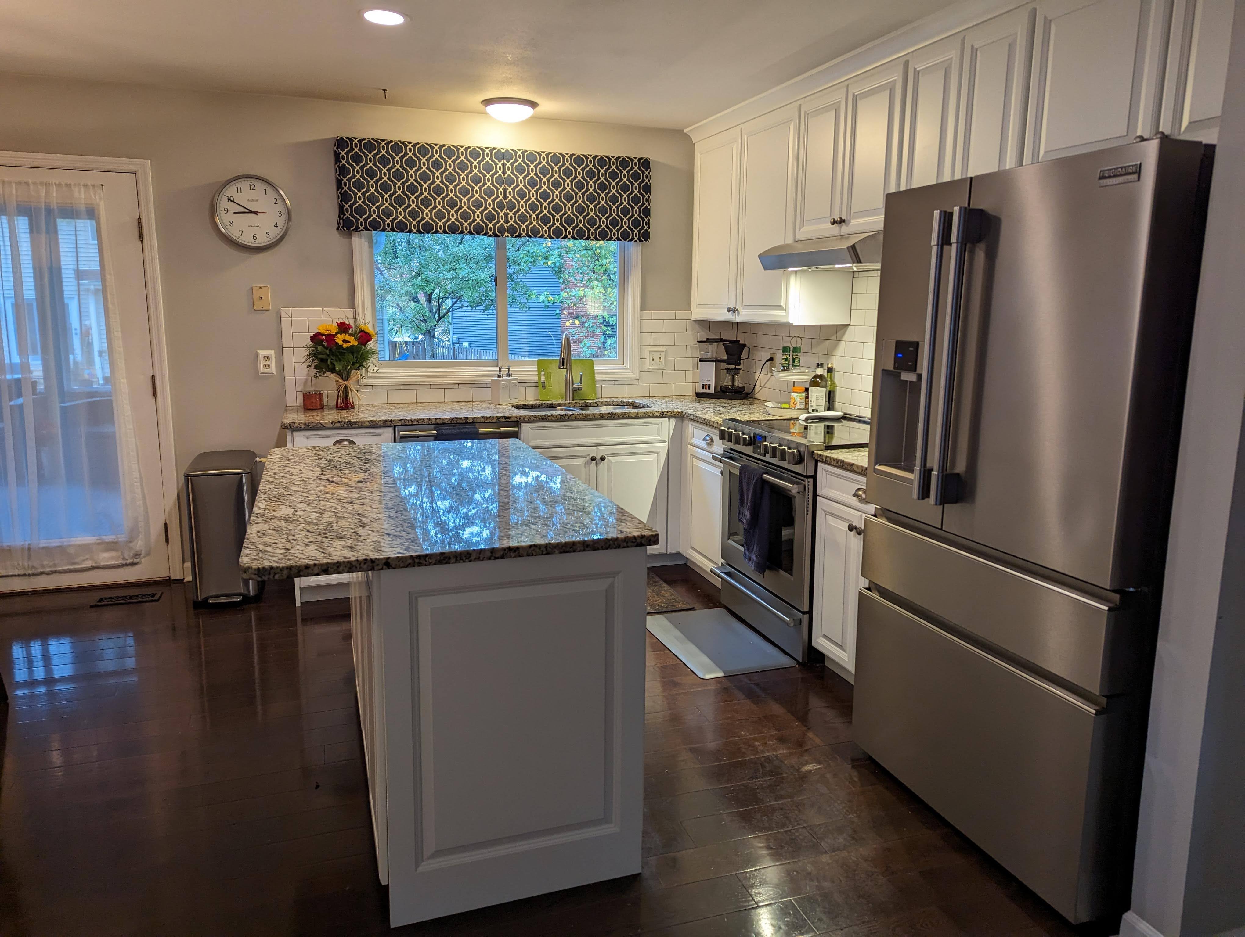 New Wall Cabinets, Arctic White, Slant Raised Panel with Elite Frame ...