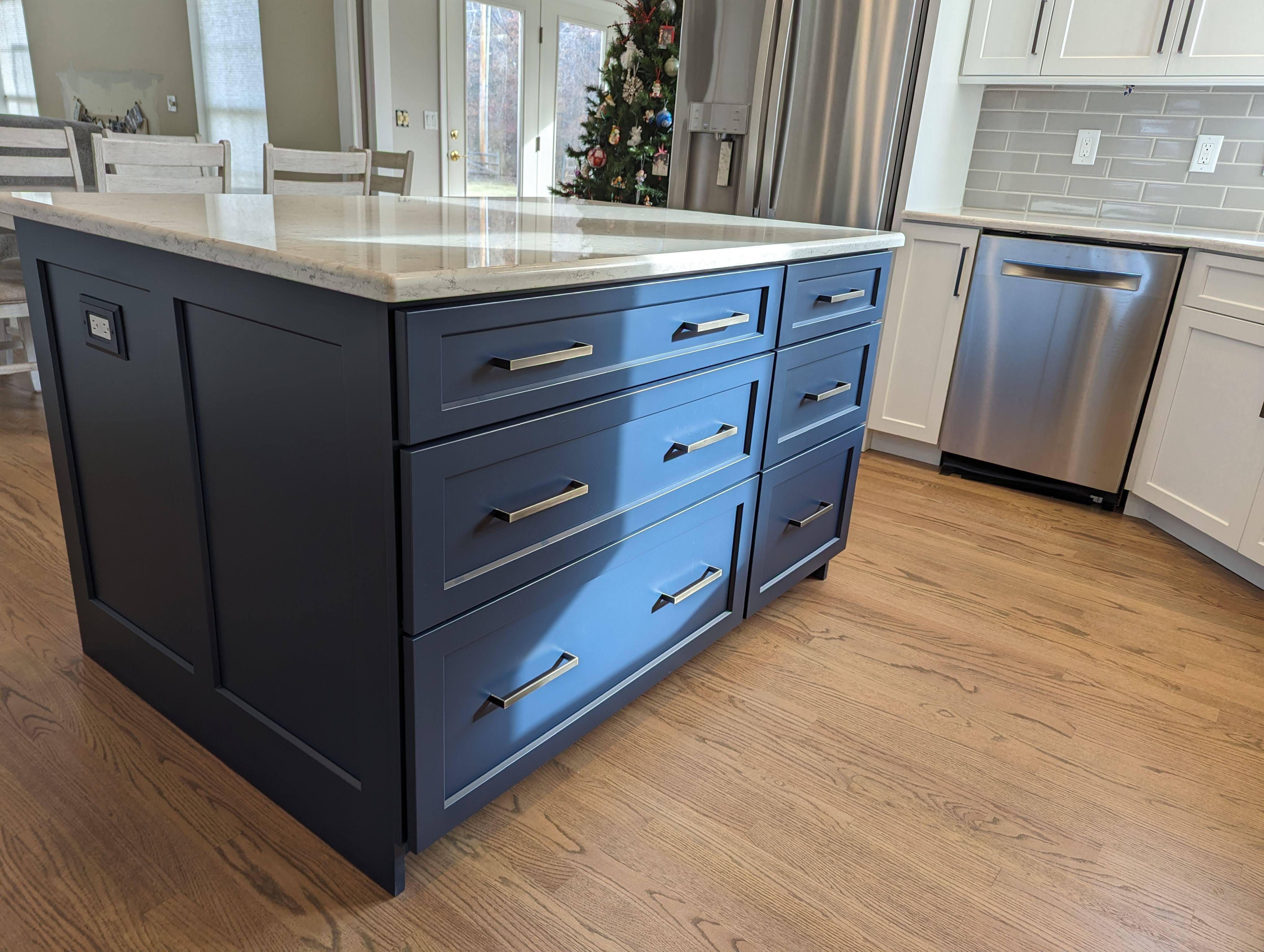 Arctic White, Beveled Shaker with Naval Accents, New Island, Floating ...