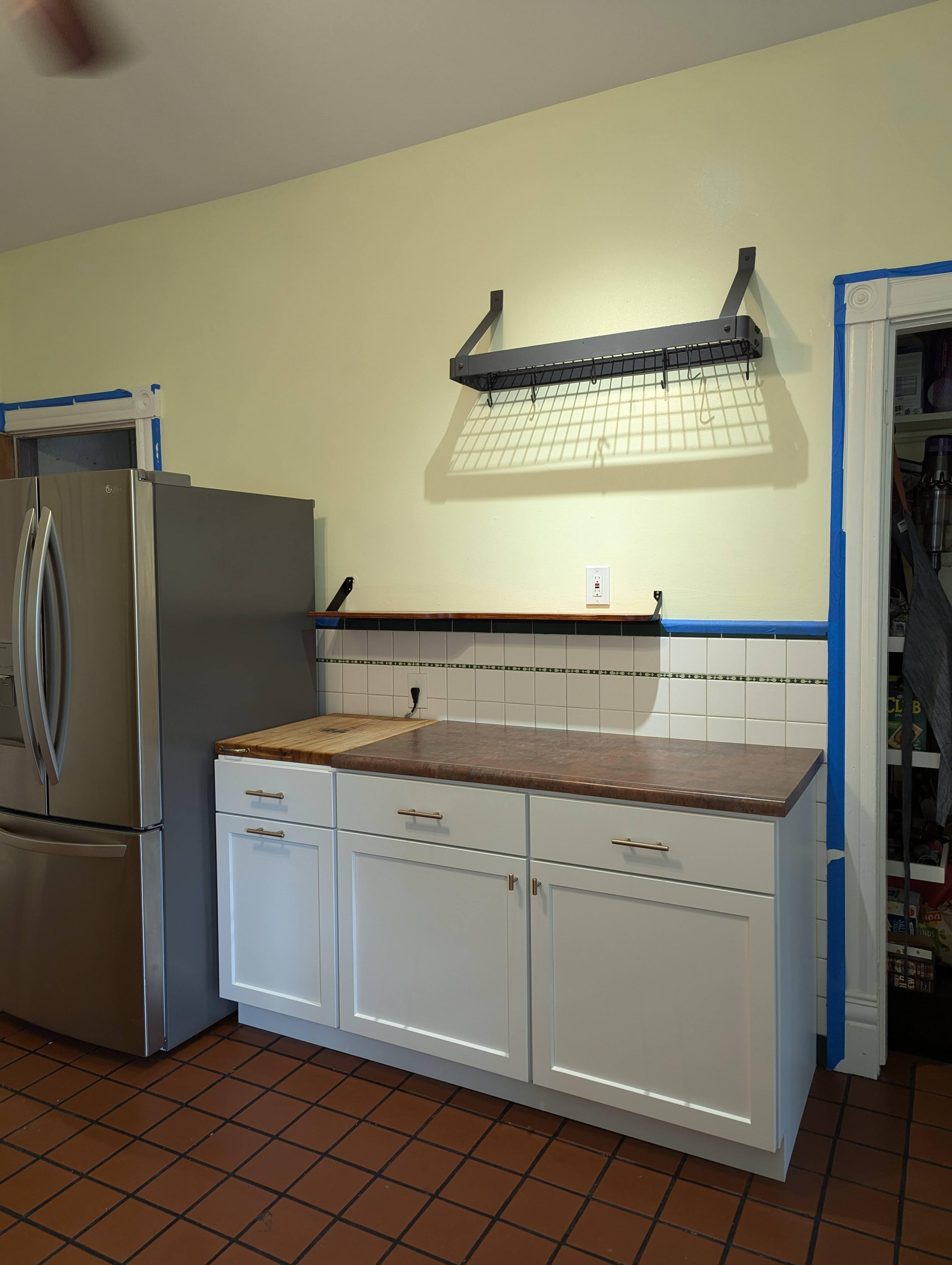 Designer White Shaker, Under Cabinet Panel, Flat Panels, Slab Drawers ...