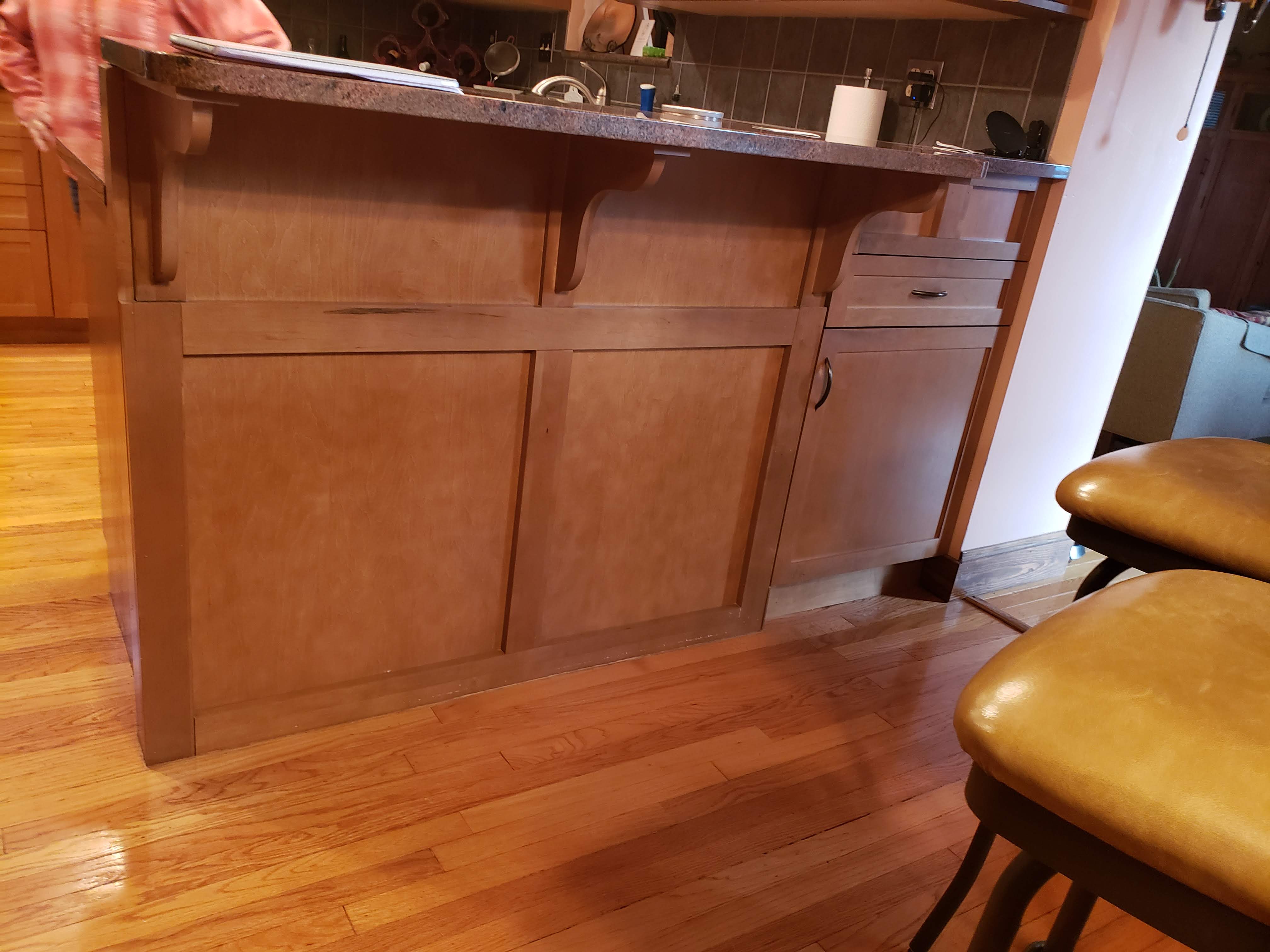 Amesbury, Ginger Maple, Slab Drawers, Black Hardware - St. Louis Hills