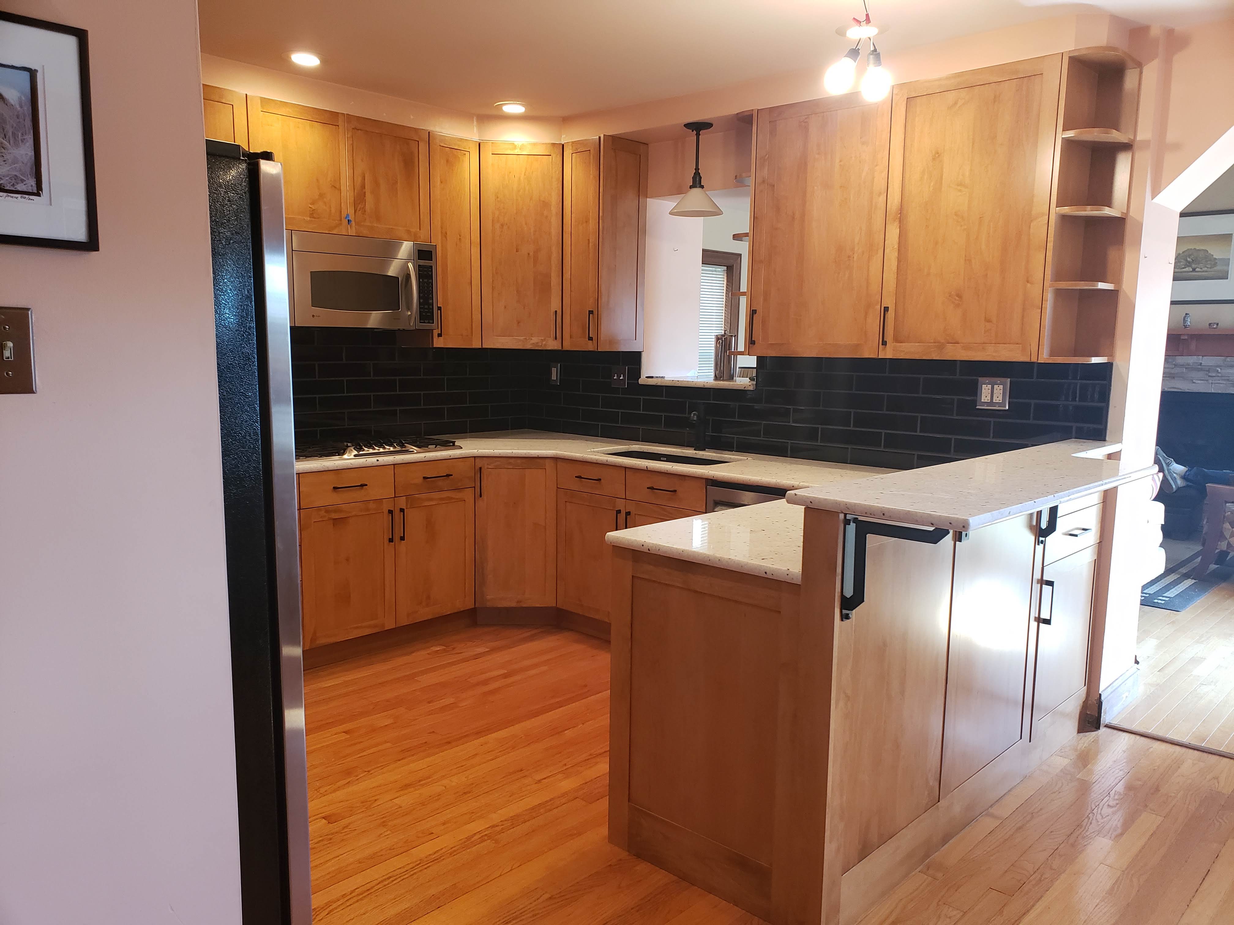 Amesbury, Ginger Maple, Slab Drawers, Black Hardware - St. Louis Hills