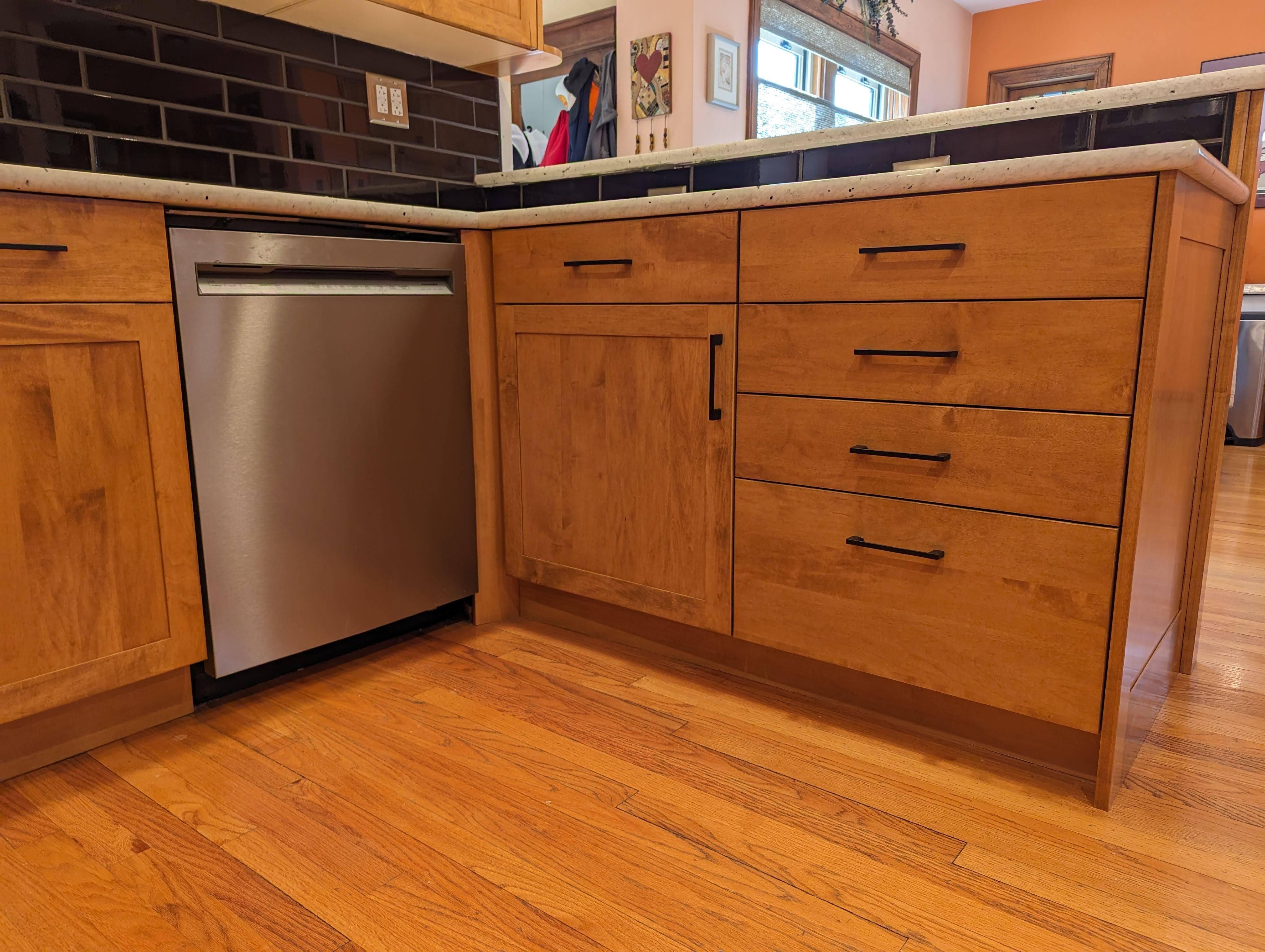 Amesbury, Ginger Maple, Slab Drawers, Black Hardware - St. Louis Hills