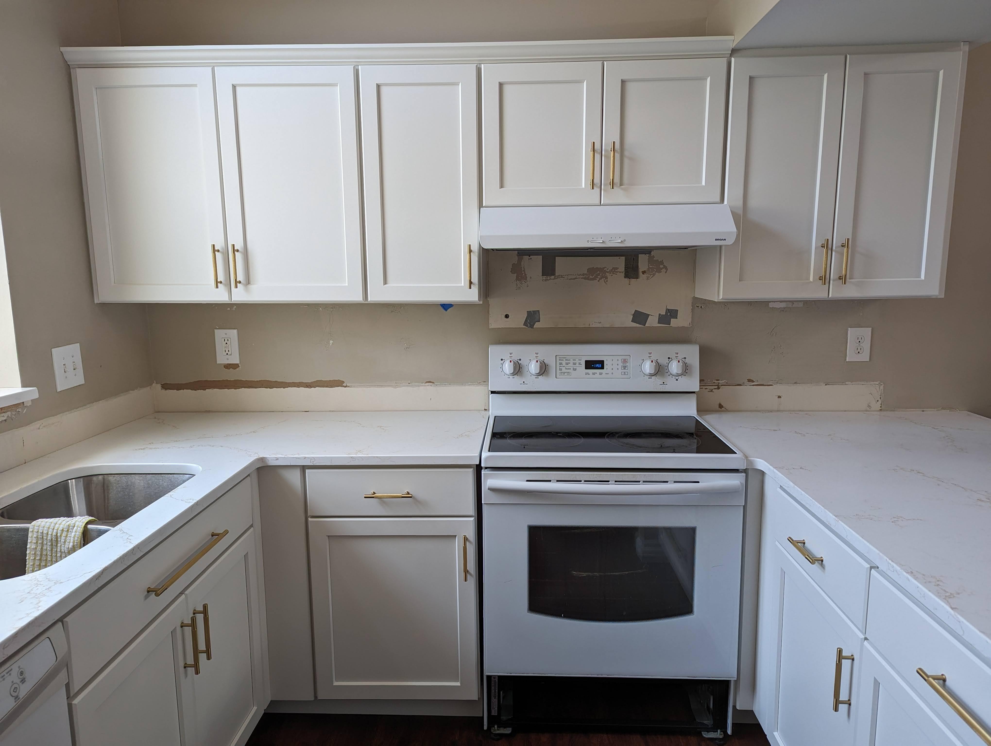 Double Bevel Shaker, Slab Drawers, Blind Corners, #6 Crown - Maryland ...