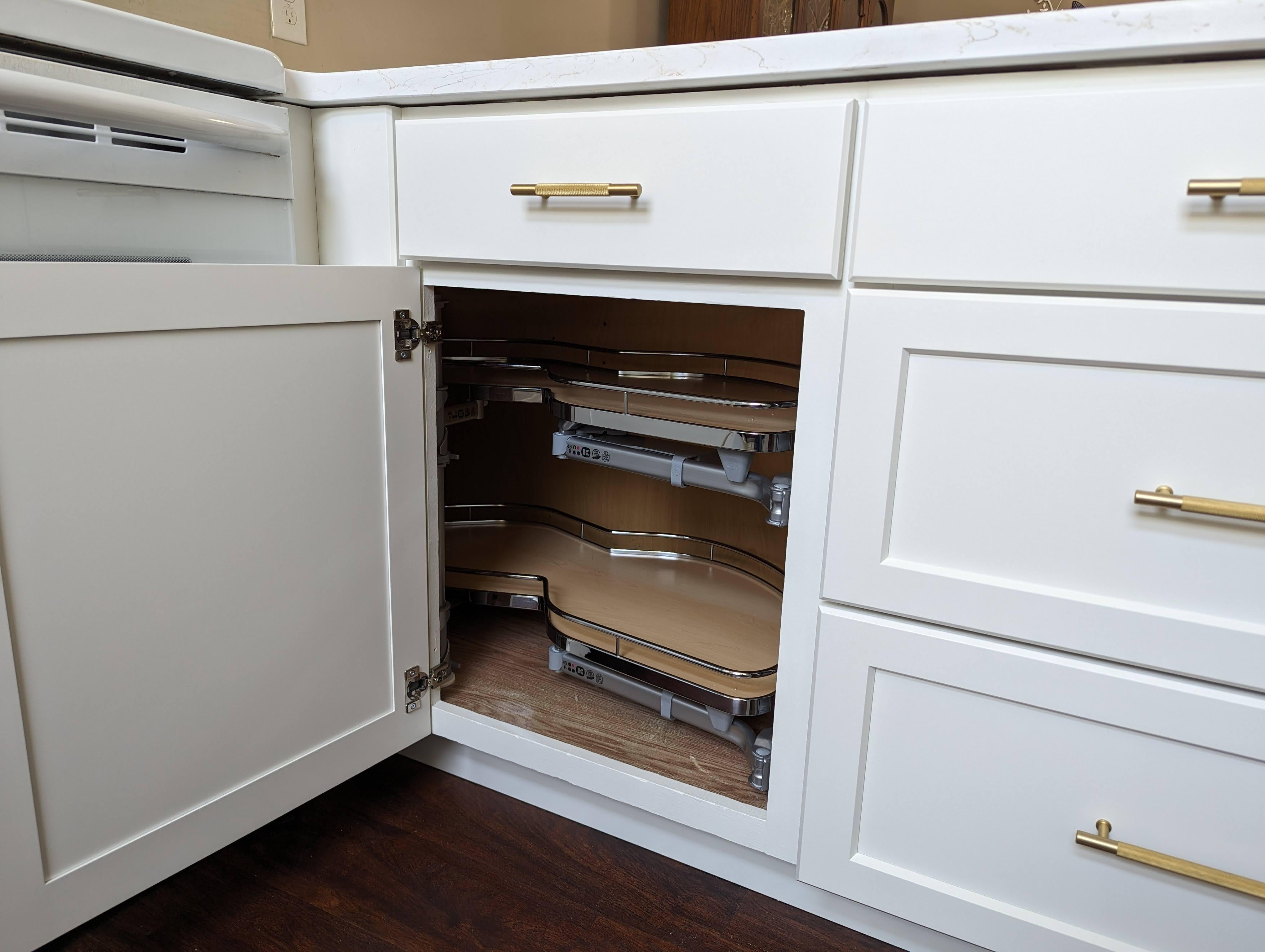 Double Bevel Shaker, Slab Drawers, Blind Corners, #6 Crown - Maryland ...